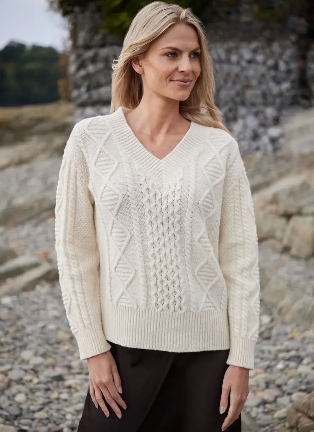 Baltimore Wool Cashmere V-Neck Sweater in Ecru | Blarney