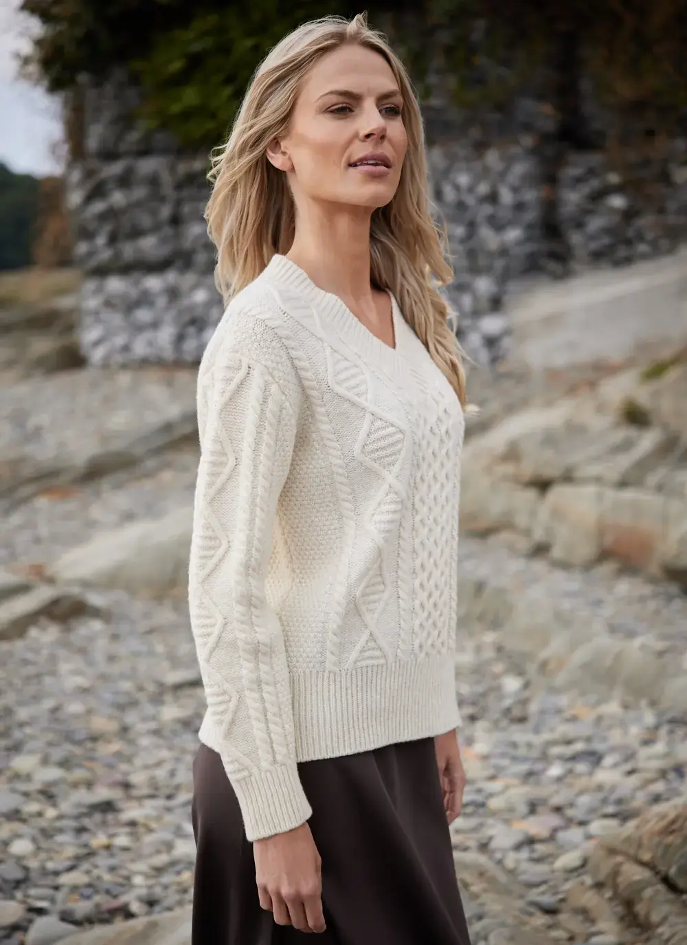 Baltimore Wool Cashmere V-Neck Sweater in Ecru | Blarney