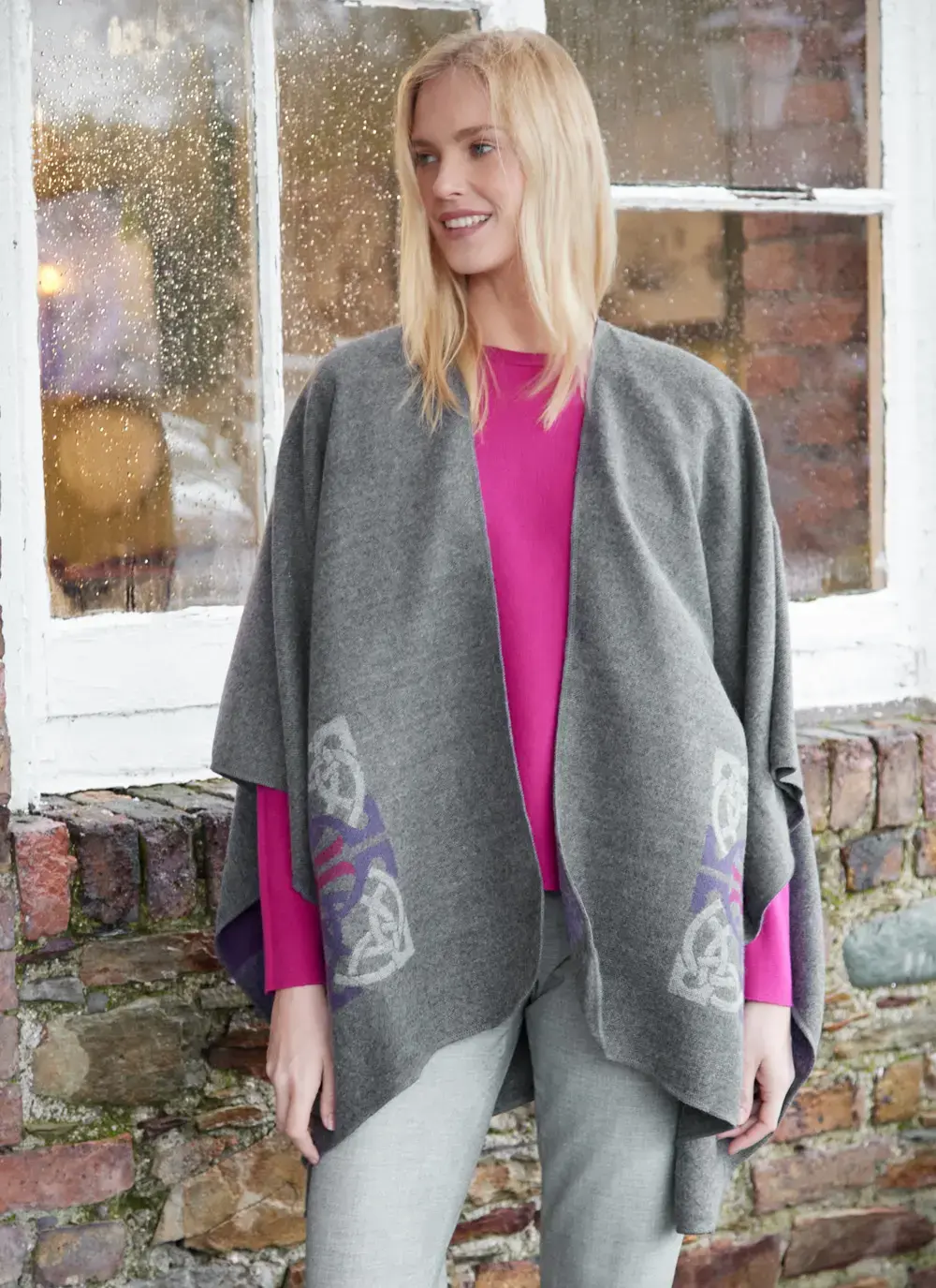 Trinity Celtic Knot Wrap in Grey/Pink | Blarney