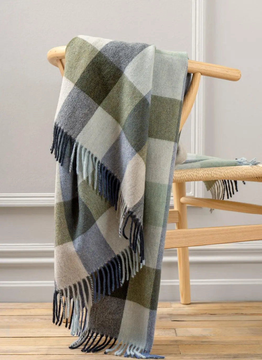 Lough Leane Check Lambswool Throw | Blarney